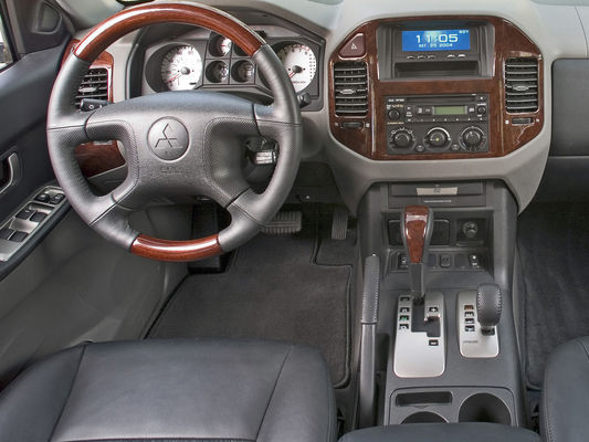 Mitsubishi Montero technical specifications and fuel economy